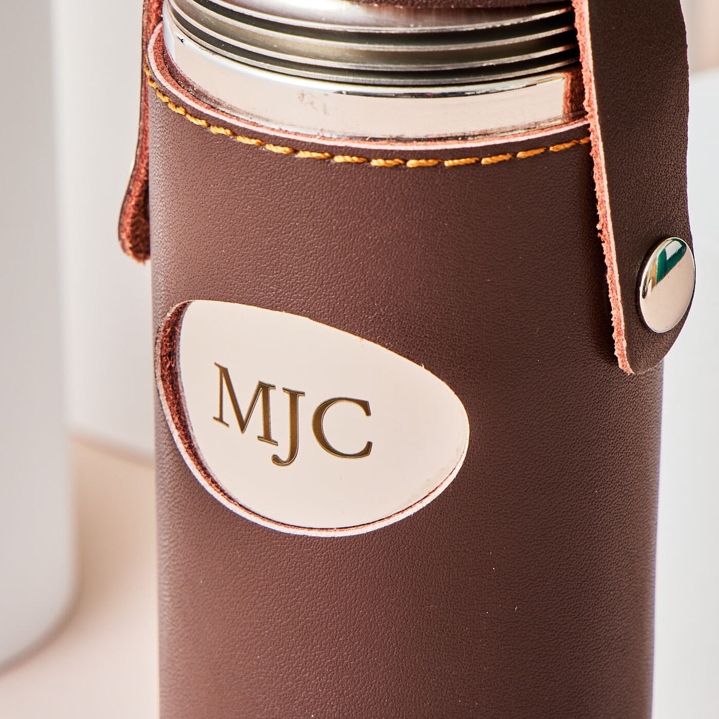 Buy Personalised Engraved Brown Leather Hunter Flask with Cups for GBP ...