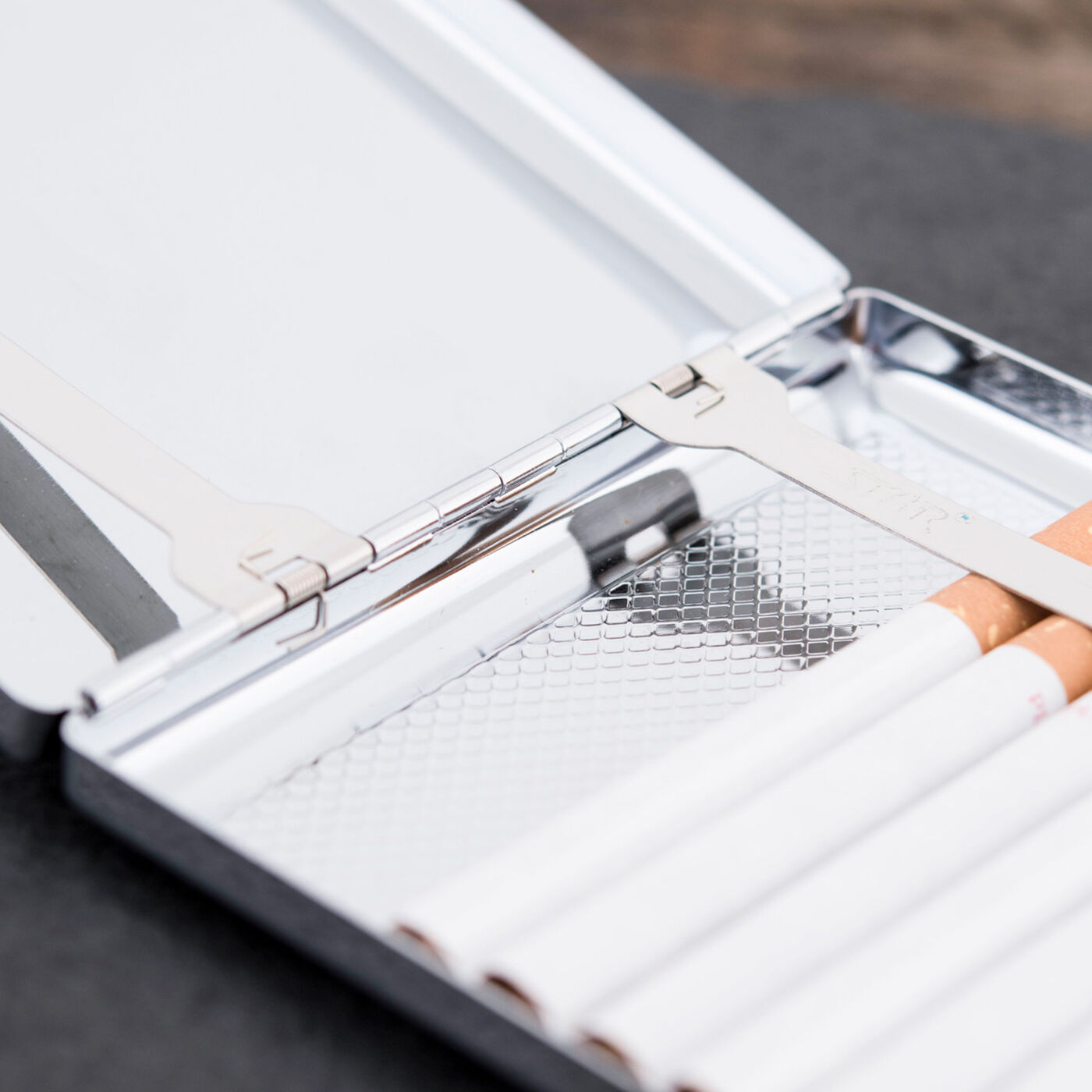 Engraved Cigarette Case - Your Cigarettes | GettingPersonal.co.uk