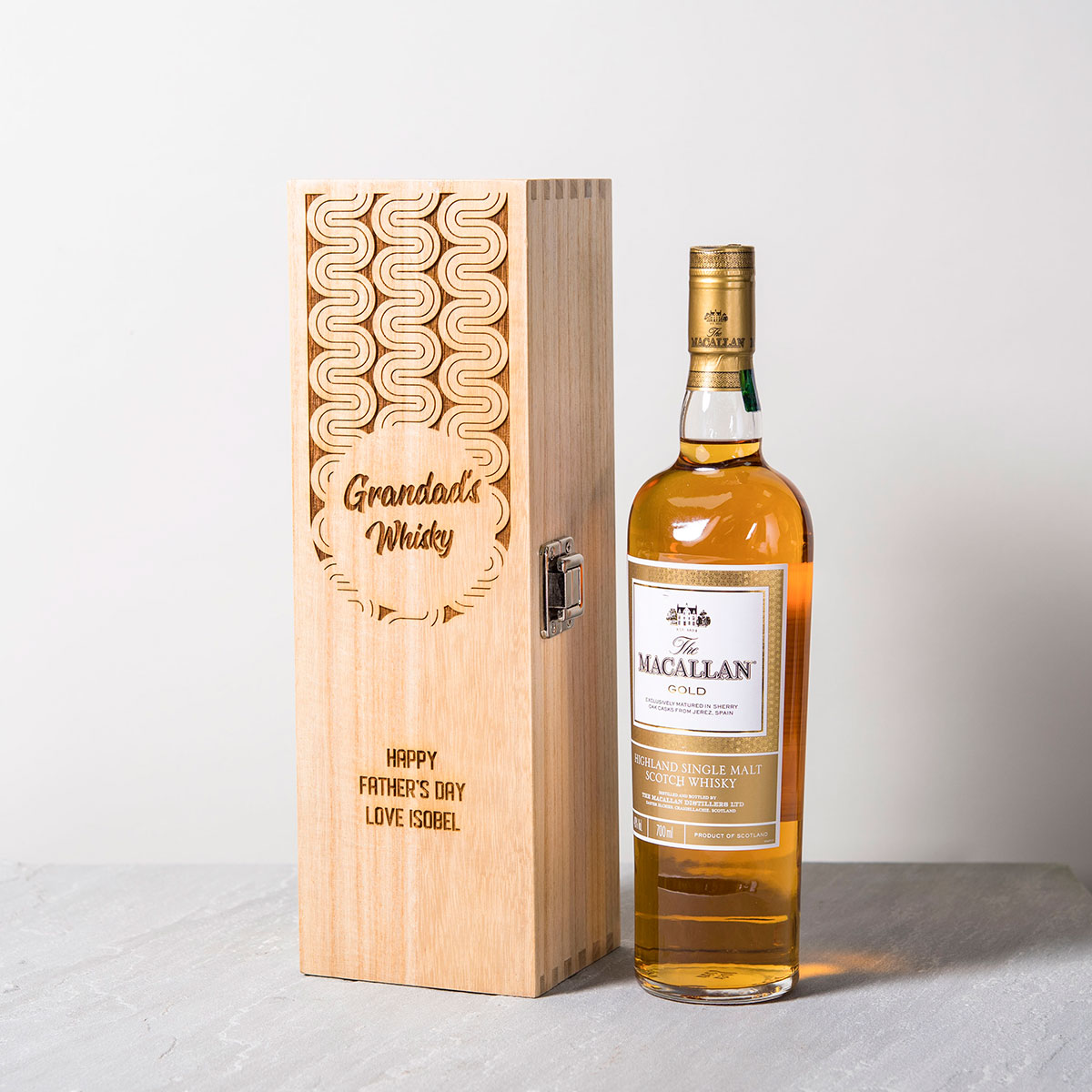 Engraved Luxury Wooden Whisky Box - Retro | GettingPersonal.co.uk